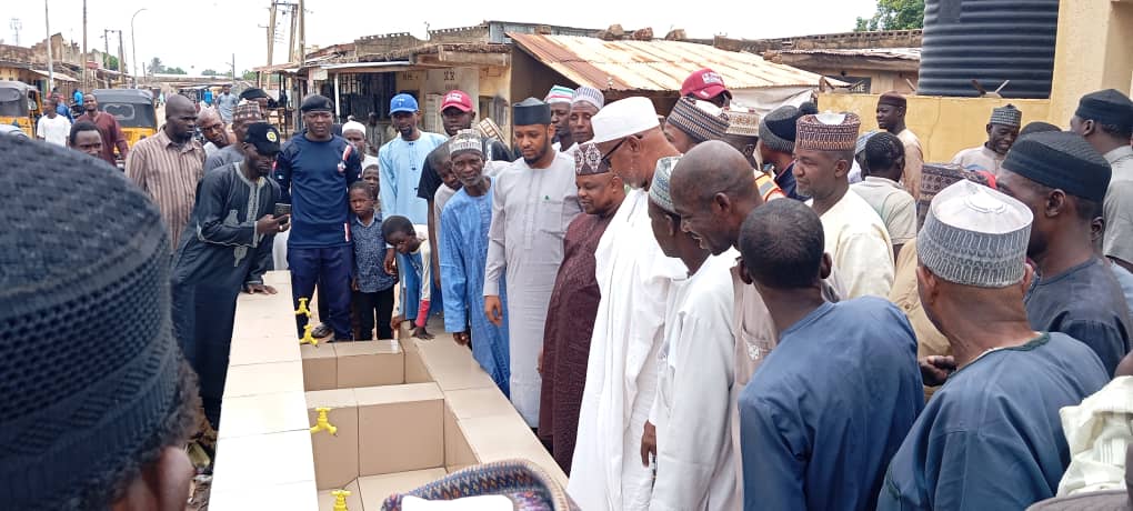 Maituraka donates borehole, inverter to Katsina community mosque - The ...